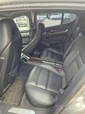 Grey Porsche Panamera 2012 in Riga, with an engine capacity of 3.60 L and mileage of 122 thousand km for 21990 €, photo 11 on AUTOMOTO.COM.LV