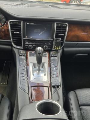 Grey Porsche Panamera 2012 in Riga, with an engine capacity of 3.60 L and mileage of 122 thousand km for 21990 €, photo 12 on AUTOMOTO.COM.LV