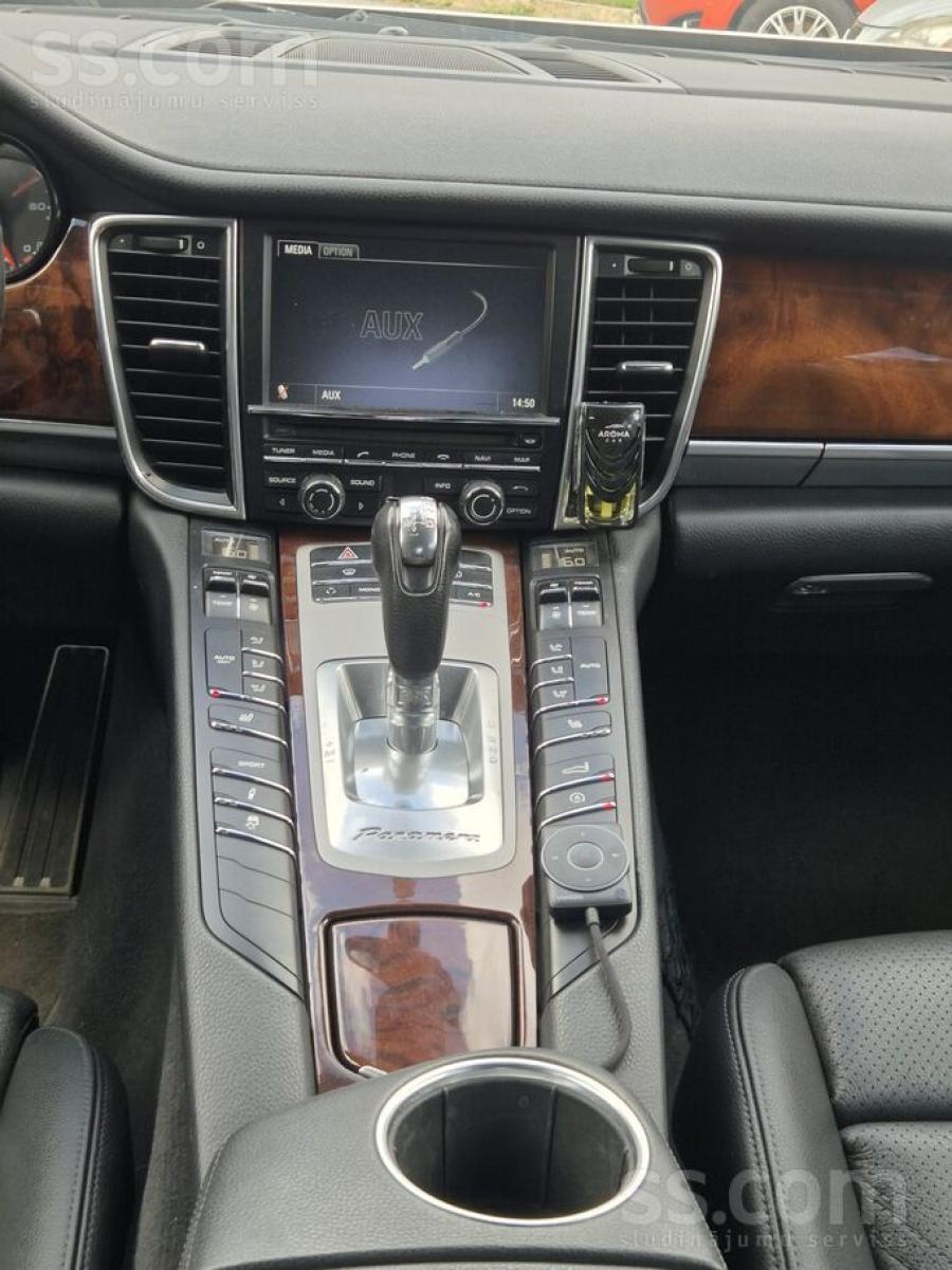 Grey Porsche Panamera 2012 in Riga, with an engine capacity of 3.60 L and mileage of 122 thousand km for 21990 €, photo 12 on AUTOMOTO.COM.LV
