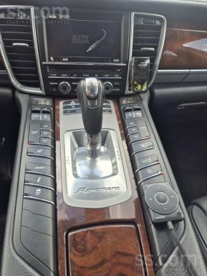 Grey Porsche Panamera 2012 in Riga, with an engine capacity of 3.60 L and mileage of 122 thousand km for 21990 €, photo 16 on AUTOMOTO.COM.LV