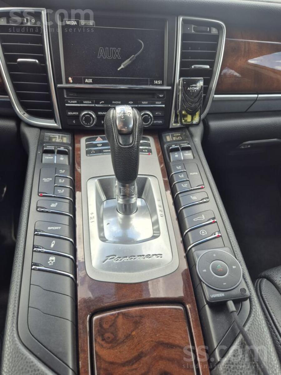 Grey Porsche Panamera 2012 in Riga, with an engine capacity of 3.60 L and mileage of 122 thousand km for 21990 €, photo 16 on AUTOMOTO.COM.LV