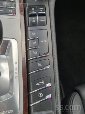 Grey Porsche Panamera 2012 in Riga, with an engine capacity of 3.60 L and mileage of 122 thousand km for 21990 €, photo 20 on AUTOMOTO.COM.LV