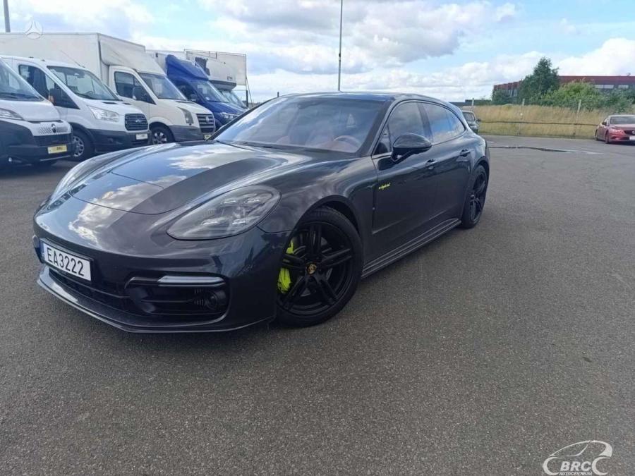Grey Porsche Panamera 2017 in Vilnius, with an engine capacity of 2.89 L and mileage of 198 thousand km for 44900 €, photo 1 on AUTOMOTO.COM.LV
