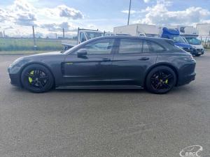 Grey Porsche Panamera 2017 in Vilnius, with an engine capacity of 2.89 L and mileage of 198 thousand km for 44900 €, photo 4 on AUTOMOTO.COM.LV