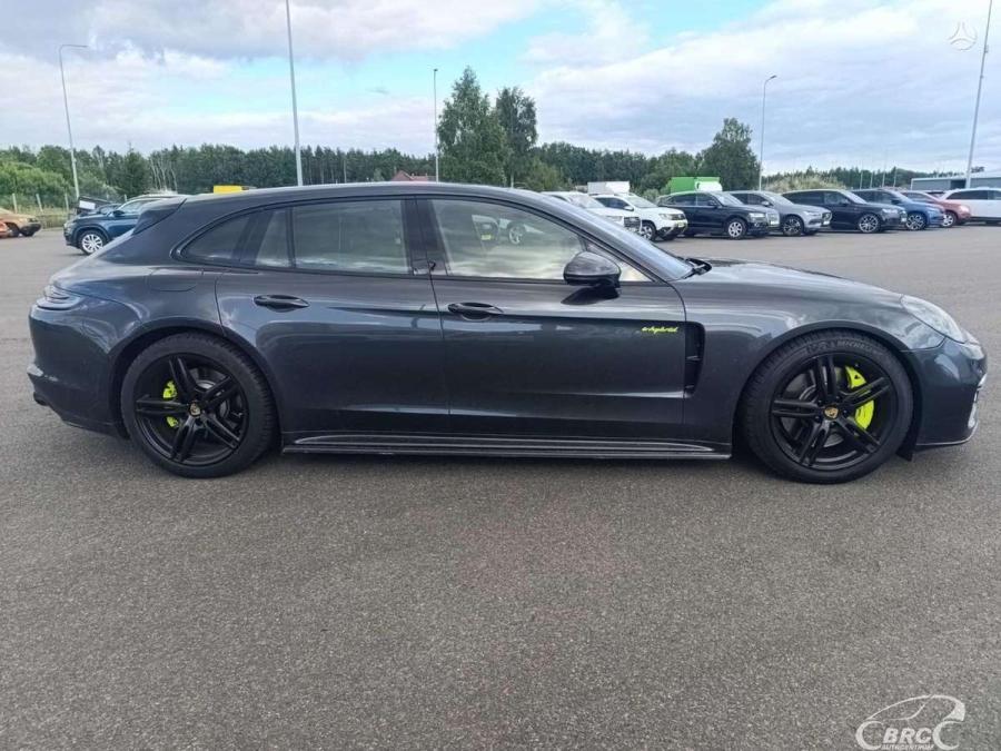 Grey Porsche Panamera 2017 in Vilnius, with an engine capacity of 2.89 L and mileage of 198 thousand km for 44900 €, photo 8 on AUTOMOTO.COM.LV