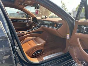 Grey Porsche Panamera 2017 in Vilnius, with an engine capacity of 2.89 L and mileage of 198 thousand km for 44900 €, photo 11 on AUTOMOTO.COM.LV