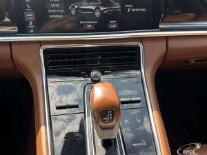 Grey Porsche Panamera 2017 in Vilnius, with an engine capacity of 2.89 L and mileage of 198 thousand km for 44900 €, photo 16 on AUTOMOTO.COM.LV