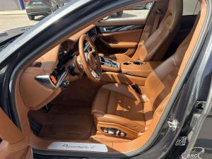 Grey Porsche Panamera 2017 in Vilnius, with an engine capacity of 2.89 L and mileage of 198 thousand km for 44900 €, photo 20 on AUTOMOTO.COM.LV