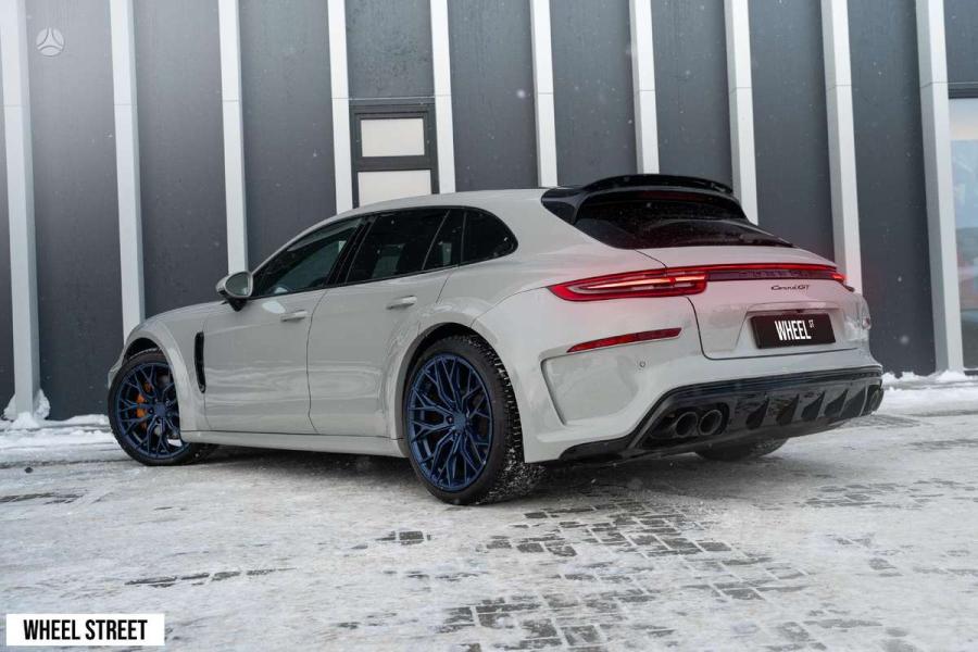 Pelēks Porsche Panamera 2018 Viļņa, ar dzinēja tilpumu 3.00 L un nobraukumu 100 tūkst. km par 58900 €, foto 1 vietnē AUTOMOTO.COM.LV