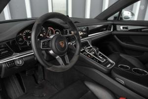 Pelēks Porsche Panamera 2018 Viļņa, ar dzinēja tilpumu 3.00 L un nobraukumu 100 tūkst. km par 58900 €, foto 16 vietnē AUTOMOTO.COM.LV