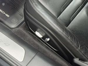Pelēks Porsche Panamera 2018 Marijampole, ar dzinēja tilpumu 2.89 L un nobraukumu 183 tūkst. km par 37000 €, foto 20 vietnē AUTOMOTO.COM.LV