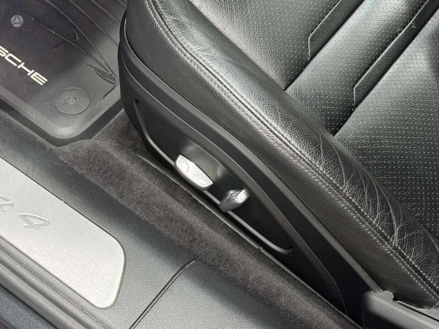 Pelēks Porsche Panamera 2018 Marijampole, ar dzinēja tilpumu 2.89 L un nobraukumu 183 tūkst. km par 37000 €, foto 20 vietnē AUTOMOTO.COM.LV