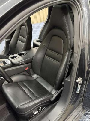 Pelēks Porsche Panamera 2018 Marijampole, ar dzinēja tilpumu 2.89 L un nobraukumu 183 tūkst. km par 37000 €, foto 26 vietnē AUTOMOTO.COM.LV