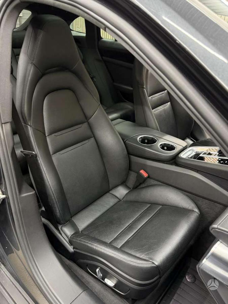 Pelēks Porsche Panamera 2018 Marijampole, ar dzinēja tilpumu 2.89 L un nobraukumu 183 tūkst. km par 37000 €, foto 27 vietnē AUTOMOTO.COM.LV