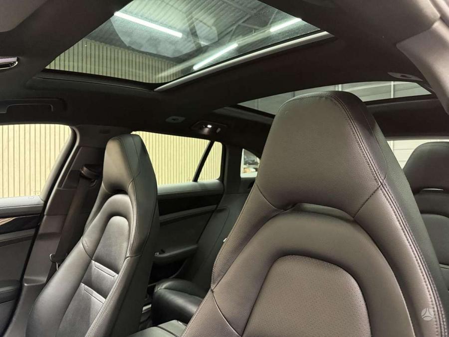 Pelēks Porsche Panamera 2018 Marijampole, ar dzinēja tilpumu 2.89 L un nobraukumu 183 tūkst. km par 37000 €, foto 28 vietnē AUTOMOTO.COM.LV