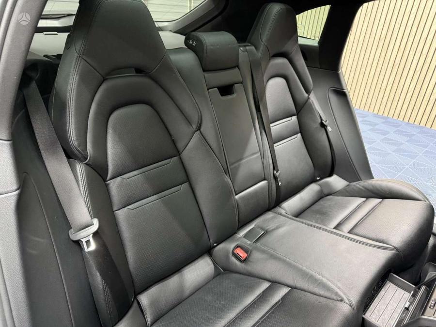 Pelēks Porsche Panamera 2018 Marijampole, ar dzinēja tilpumu 2.89 L un nobraukumu 183 tūkst. km par 37000 €, foto 29 vietnē AUTOMOTO.COM.LV