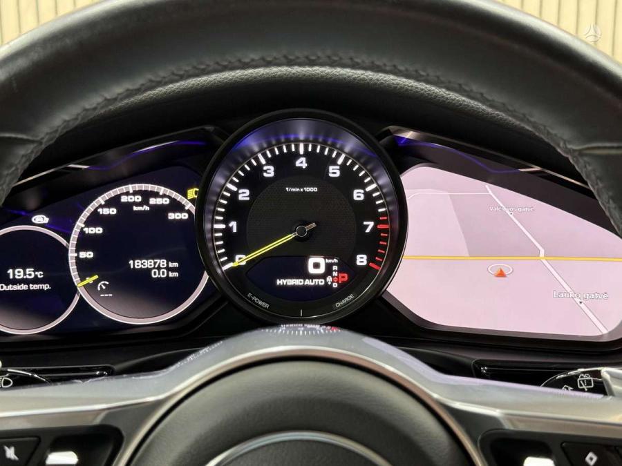 Pelēks Porsche Panamera 2018 Marijampole, ar dzinēja tilpumu 2.89 L un nobraukumu 183 tūkst. km par 37000 €, foto 31 vietnē AUTOMOTO.COM.LV