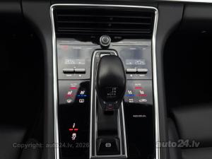 Pelēks Porsche Panamera 2018 Tallina, ar dzinēja tilpumu 2.90 L un nobraukumu 226 tūkst. km par 36900 €, foto 13 vietnē AUTOMOTO.COM.LV