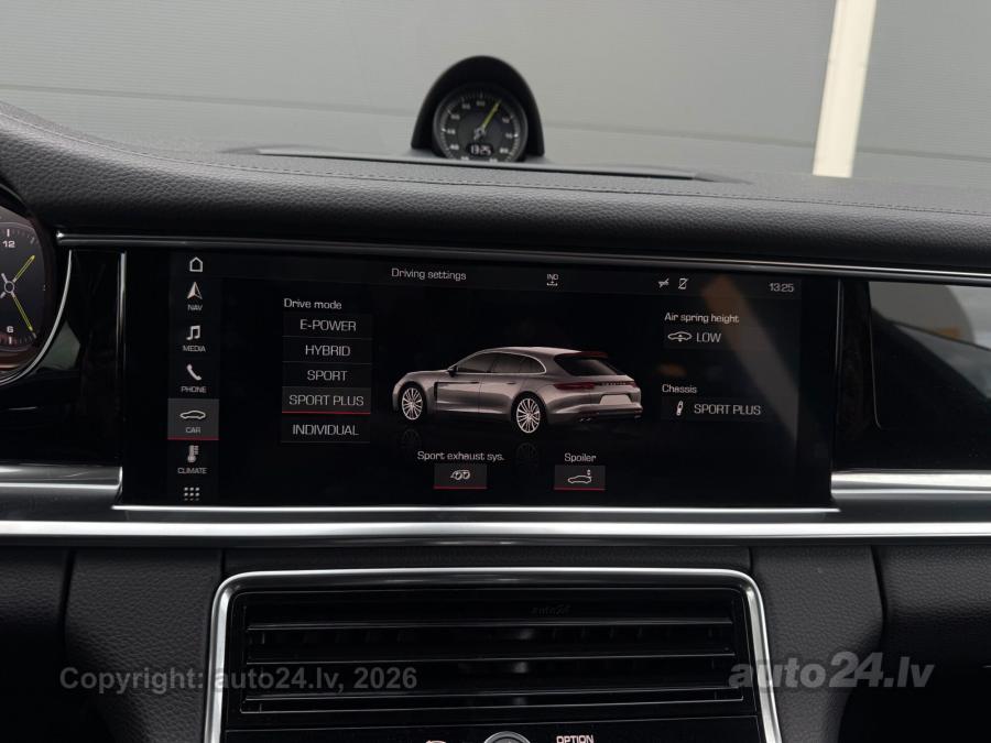 Pelēks Porsche Panamera 2018 Tallina, ar dzinēja tilpumu 2.90 L un nobraukumu 226 tūkst. km par 36900 €, foto 17 vietnē AUTOMOTO.COM.LV