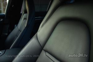 Grey Porsche Panamera 2018 in Tallinn, with an engine capacity of 4.00 L and mileage of 140 thousand km for 64900 €, photo 14 on AUTOMOTO.COM.LV