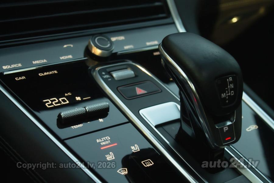 Grey Porsche Panamera 2018 in Tallinn, with an engine capacity of 4.00 L and mileage of 140 thousand km for 64900 €, photo 16 on AUTOMOTO.COM.LV