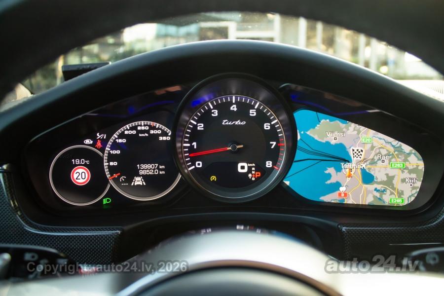 Grey Porsche Panamera 2018 in Tallinn, with an engine capacity of 4.00 L and mileage of 140 thousand km for 64900 €, photo 17 on AUTOMOTO.COM.LV