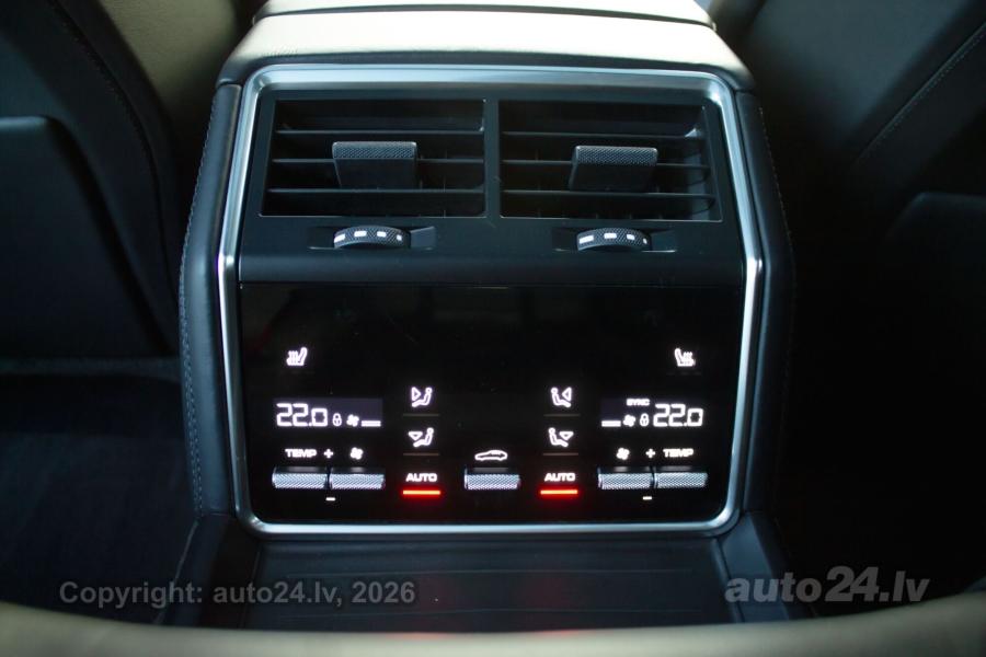 Grey Porsche Panamera 2018 in Tallinn, with an engine capacity of 4.00 L and mileage of 140 thousand km for 64900 €, photo 21 on AUTOMOTO.COM.LV