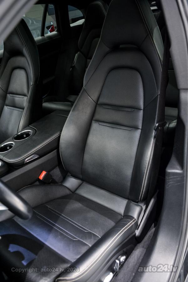Grey Porsche Panamera 2020 in Tallinn, with an engine capacity of 2.90 L and mileage of 124 thousand km for 49900 €, photo 8 on AUTOMOTO.COM.LV