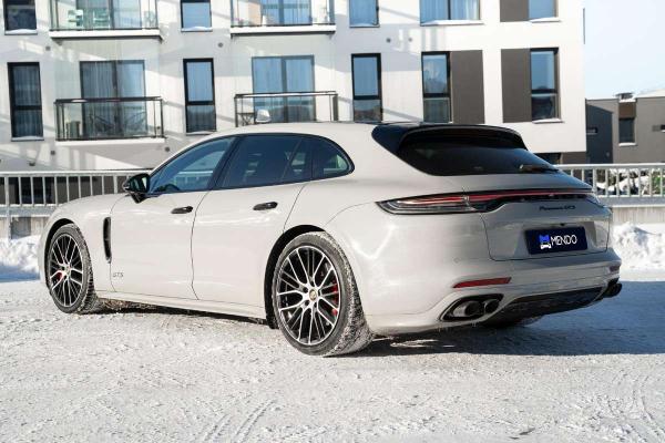 Pelēks Porsche Panamera 2022 Viļņa, ar dzinēja tilpumu 4.00 L un nobraukumu 78 tūkst. km par 104990 €, foto 3 vietnē AUTOMOTO.COM.LV