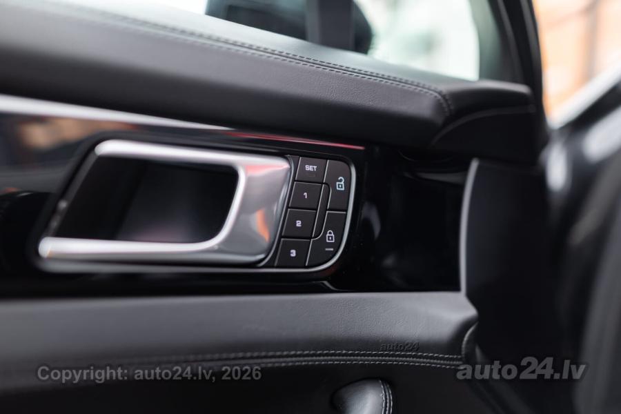 Pelēks Porsche Panamera 2024 Tallina, ar dzinēja tilpumu 2.90 L un nobraukumu 70 tūkst. km par 120000 €, foto 20 vietnē AUTOMOTO.COM.LV