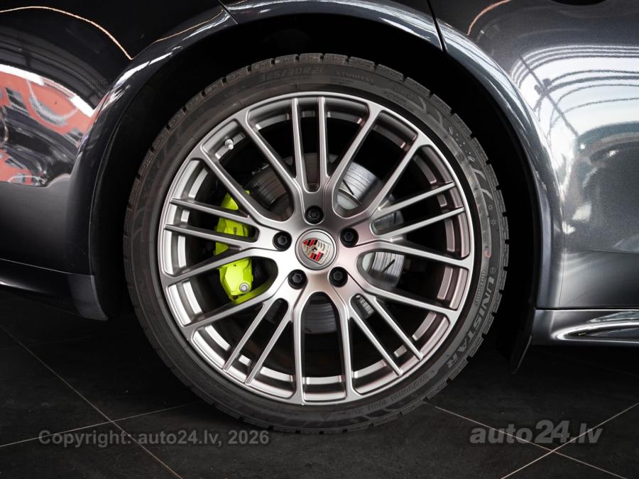 Grey Porsche Panamera 2024 in Tallinn, with an engine capacity of 2.90 L and mileage of 73 thousand km for 122900 €, photo 17 on AUTOMOTO.COM.LV