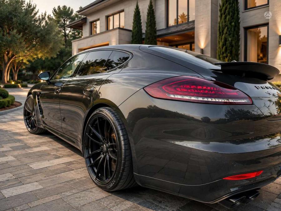 Porsche Panamera 2014 in Marijampole, with an engine capacity of 2.97 L and mileage of 159 thousand km for 27900 €, photo 15 on AUTOMOTO.COM.LV