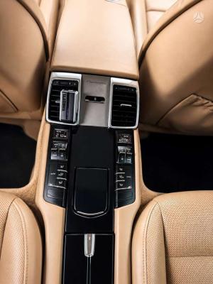 Porsche Panamera 2014 in Marijampole, with an engine capacity of 2.97 L and mileage of 159 thousand km for 27900 €, photo 19 on AUTOMOTO.COM.LV