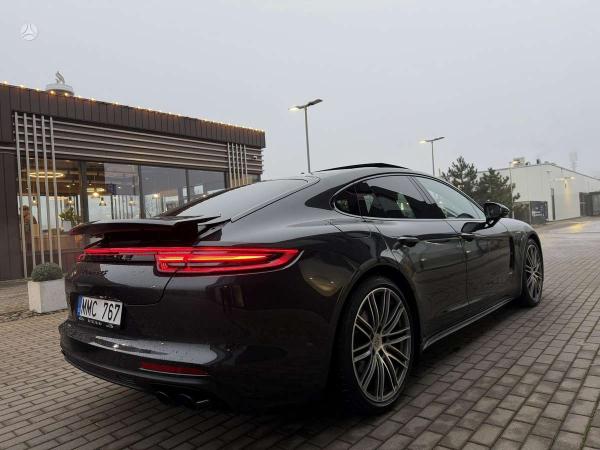Porsche Panamera 2017 in Kaunas, with an engine capacity of 2.89 L and mileage of 200 thousand km for 37500 €, photo 1 on AUTOMOTO.COM.LV