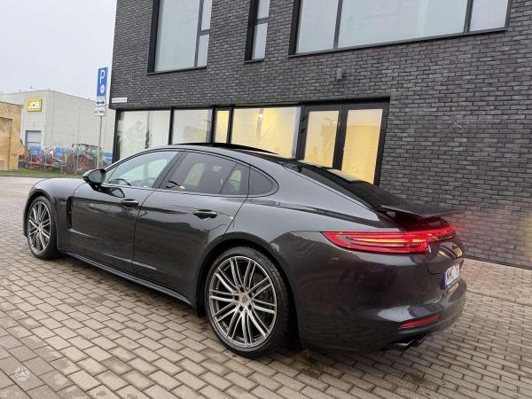 Porsche Panamera 2017 in Kaunas, with an engine capacity of 2.89 L and mileage of 200 thousand km for 37500 €, photo 5 on AUTOMOTO.COM.LV