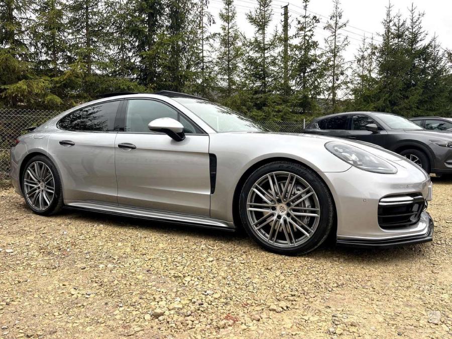 Porsche Panamera 2017 in Kaunas, with an engine capacity of 2.89 L and mileage of 102 thousand km for 51500 €, photo 3 on AUTOMOTO.COM.LV
