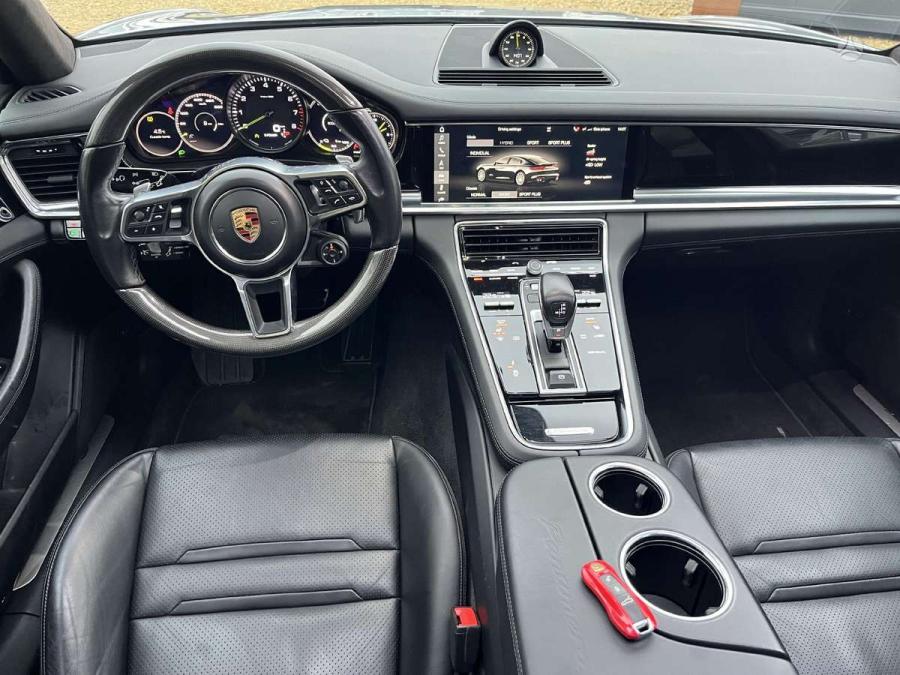 Porsche Panamera 2017 in Kaunas, with an engine capacity of 2.89 L and mileage of 102 thousand km for 51500 €, photo 11 on AUTOMOTO.COM.LV