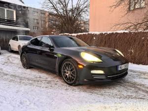 Sarkans Porsche Panamera 2013 Rīga, ar dzinēja tilpumu 3.60 L un nobraukumu 136 tūkst. km par 20000 €, foto 3 vietnē AUTOMOTO.COM.LV
