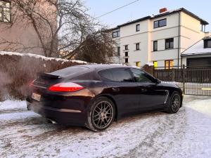 Sarkans Porsche Panamera 2013 Rīga, ar dzinēja tilpumu 3.60 L un nobraukumu 136 tūkst. km par 20000 €, foto 4 vietnē AUTOMOTO.COM.LV