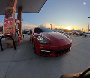 Red Porsche Panamera 2018 in Siauliai, with an engine capacity of 3.00 L and mileage of 225 thousand km for 32267 €, photo 2 on AUTOMOTO.COM.LV