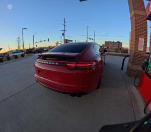 Red Porsche Panamera 2018 in Siauliai, with an engine capacity of 3.00 L and mileage of 225 thousand km for 32267 €, photo 6 on AUTOMOTO.COM.LV