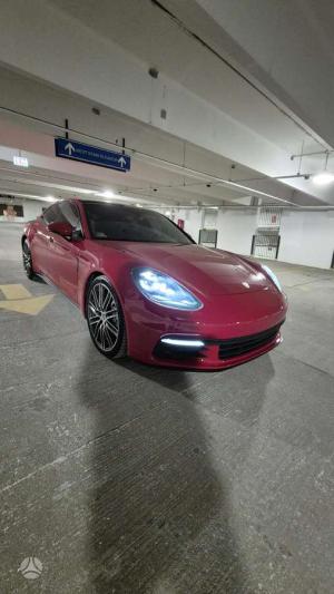Red Porsche Panamera 2018 in Siauliai, with an engine capacity of 3.00 L and mileage of 225 thousand km for 32267 €, photo 7 on AUTOMOTO.COM.LV