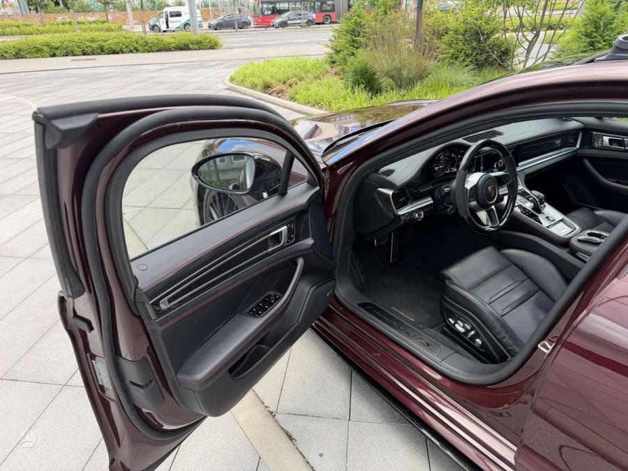 Sarkans Porsche Panamera 2021 Viļņa, ar dzinēja tilpumu 4.00 L un nobraukumu 37 tūkst. km par 62900 €, foto 12 vietnē AUTOMOTO.COM.LV