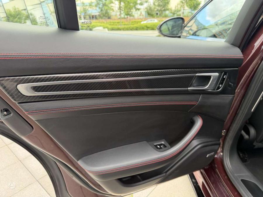 Sarkans Porsche Panamera 2021 Viļņa, ar dzinēja tilpumu 4.00 L un nobraukumu 37 tūkst. km par 62900 €, foto 17 vietnē AUTOMOTO.COM.LV