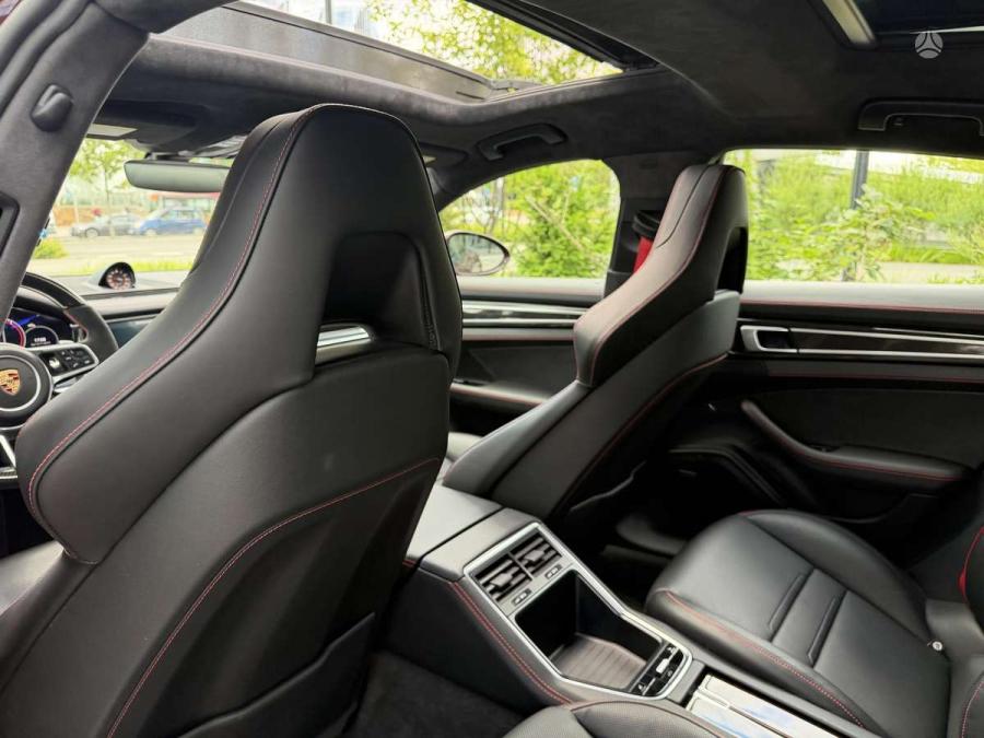 Sarkans Porsche Panamera 2021 Viļņa, ar dzinēja tilpumu 4.00 L un nobraukumu 37 tūkst. km par 62900 €, foto 19 vietnē AUTOMOTO.COM.LV