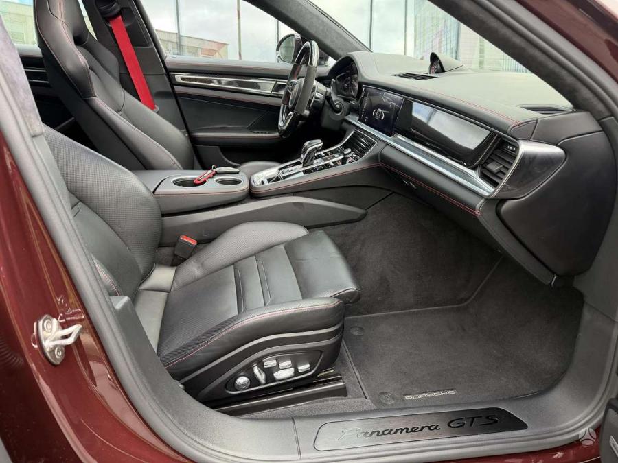 Sarkans Porsche Panamera 2021 Viļņa, ar dzinēja tilpumu 4.00 L un nobraukumu 37 tūkst. km par 62900 €, foto 24 vietnē AUTOMOTO.COM.LV