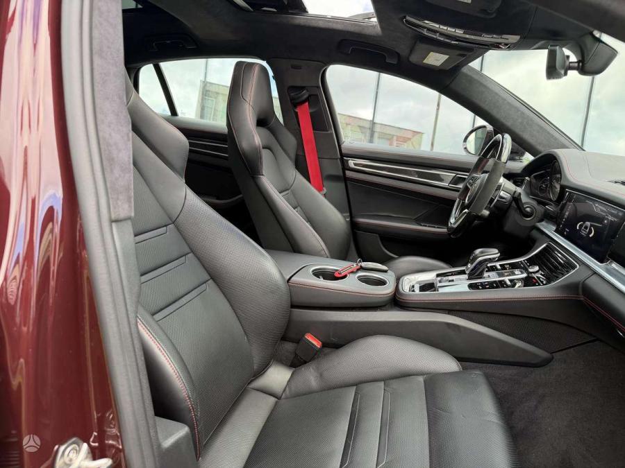 Sarkans Porsche Panamera 2021 Viļņa, ar dzinēja tilpumu 4.00 L un nobraukumu 37 tūkst. km par 62900 €, foto 25 vietnē AUTOMOTO.COM.LV