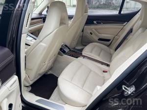 Sarkans Porsche Panamera 2013 Rīga, ar dzinēja tilpumu 3.00 L un nobraukumu 178 tūkst. km par 26500 €, foto 12 vietnē AUTOMOTO.COM.LV