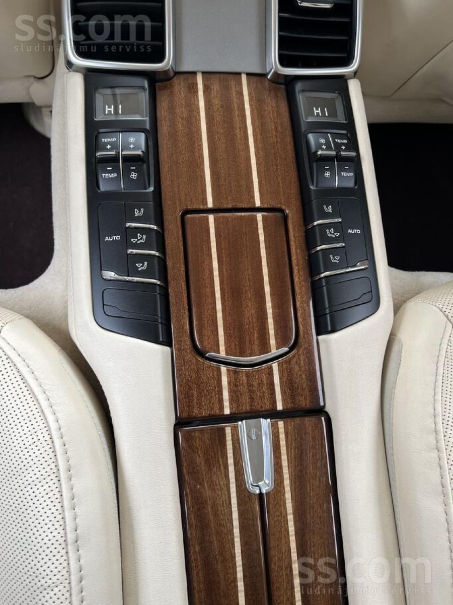 Sarkans Porsche Panamera 2013 Rīga, ar dzinēja tilpumu 3.00 L un nobraukumu 178 tūkst. km par 26500 €, foto 14 vietnē AUTOMOTO.COM.LV