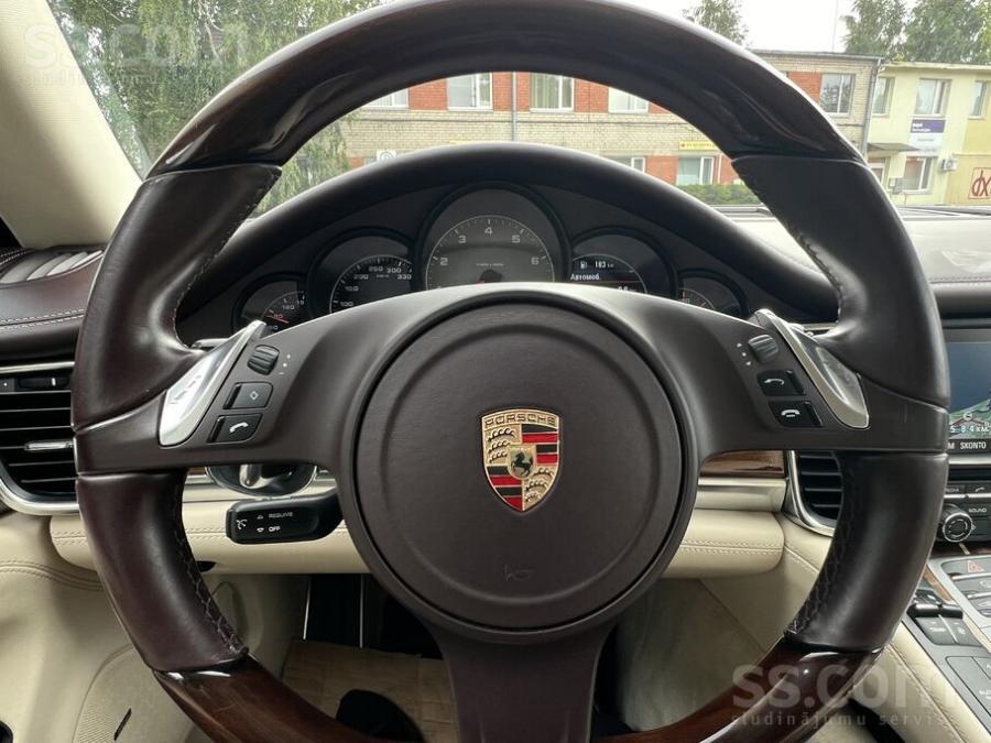 Sarkans Porsche Panamera 2013 Rīga, ar dzinēja tilpumu 3.00 L un nobraukumu 178 tūkst. km par 26500 €, foto 18 vietnē AUTOMOTO.COM.LV
